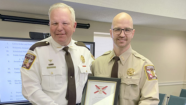 Alabama deputy answers call in pulling man from burning house | Alabama Now